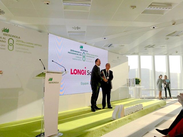 LONGi received “Best Equipment Supplier Award” from world energy